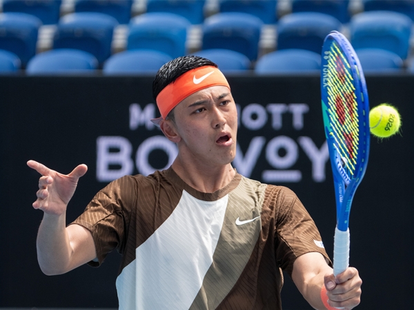 Top rivals Hewett and Oda through to AO 2026 wheelchair singles ...