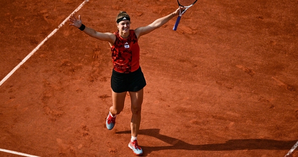 Can Muchova do the extraordinary against Swiatek in Roland Garros final ...