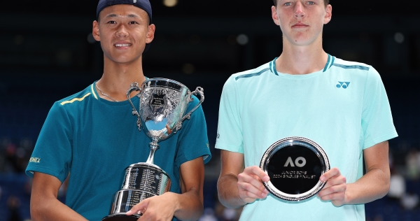 Sakamoto's warrior spirit on show to take junior boys' title | AO
