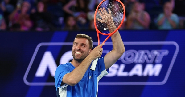 Aussie amateur beats AO champ for $1M. payday in 1 Point Slam | AO
